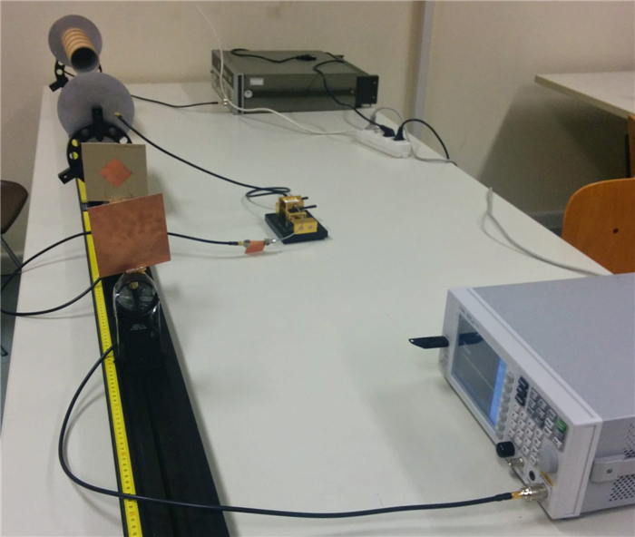 Demonstration of a chipless harmonic tag working as crack sensor for ...